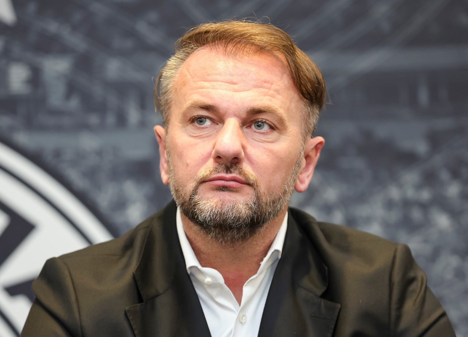 OSTOJA MIJAILOVIĆ EKSPRESNO ODGOVORIO ZVEZDANU TERZIĆU: "Ne volim da ...