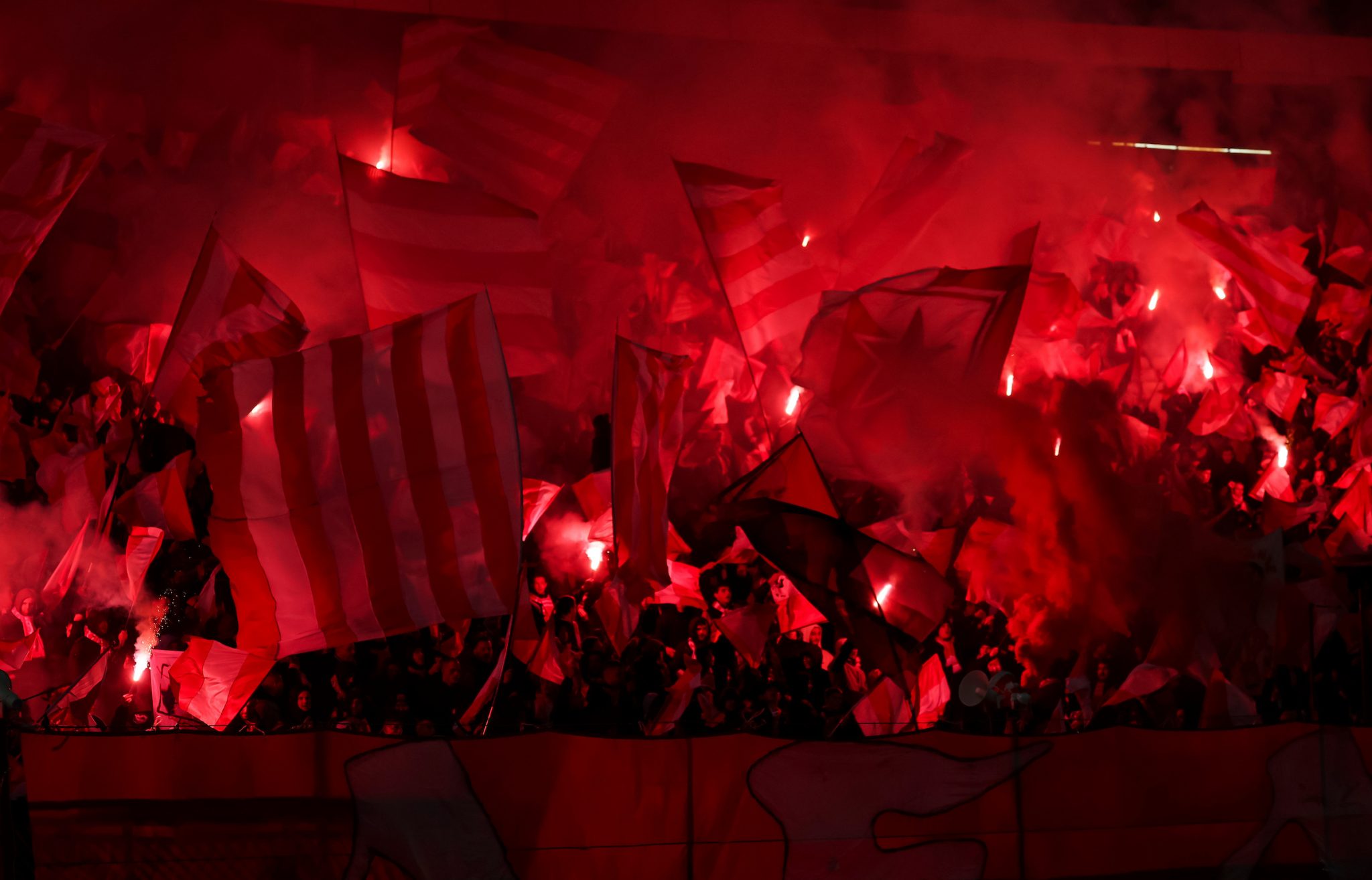 CRVENA ZVEZDA SE OSVRNULA NA NEOBORIV REKORD: Klub opomenuo navijače na ...