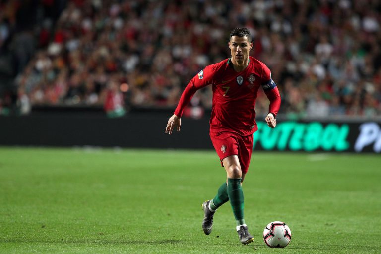 KRISTIJANO RONALDO KUPUJE KLUB: Legendarni španski tim na meti slavnog ...