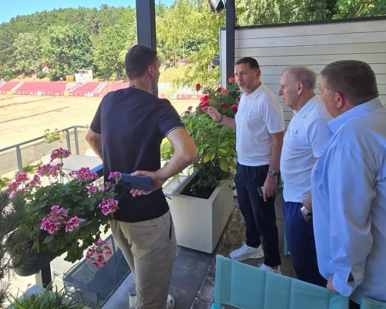 DRAGAN DžAJIĆ I BRANKO RADUJKO U POSETI UBU | GRAD FUDBALSKIH LEGENDI ...