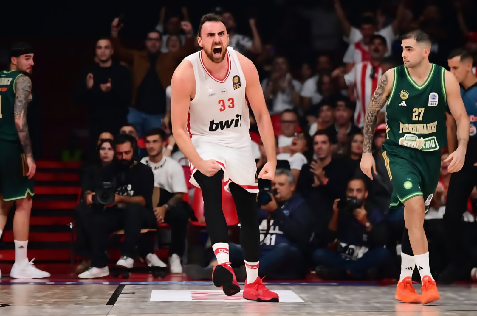 Iako ključna karika u pobedi, Milutinov oštar prema sebi: „Večeras se ...